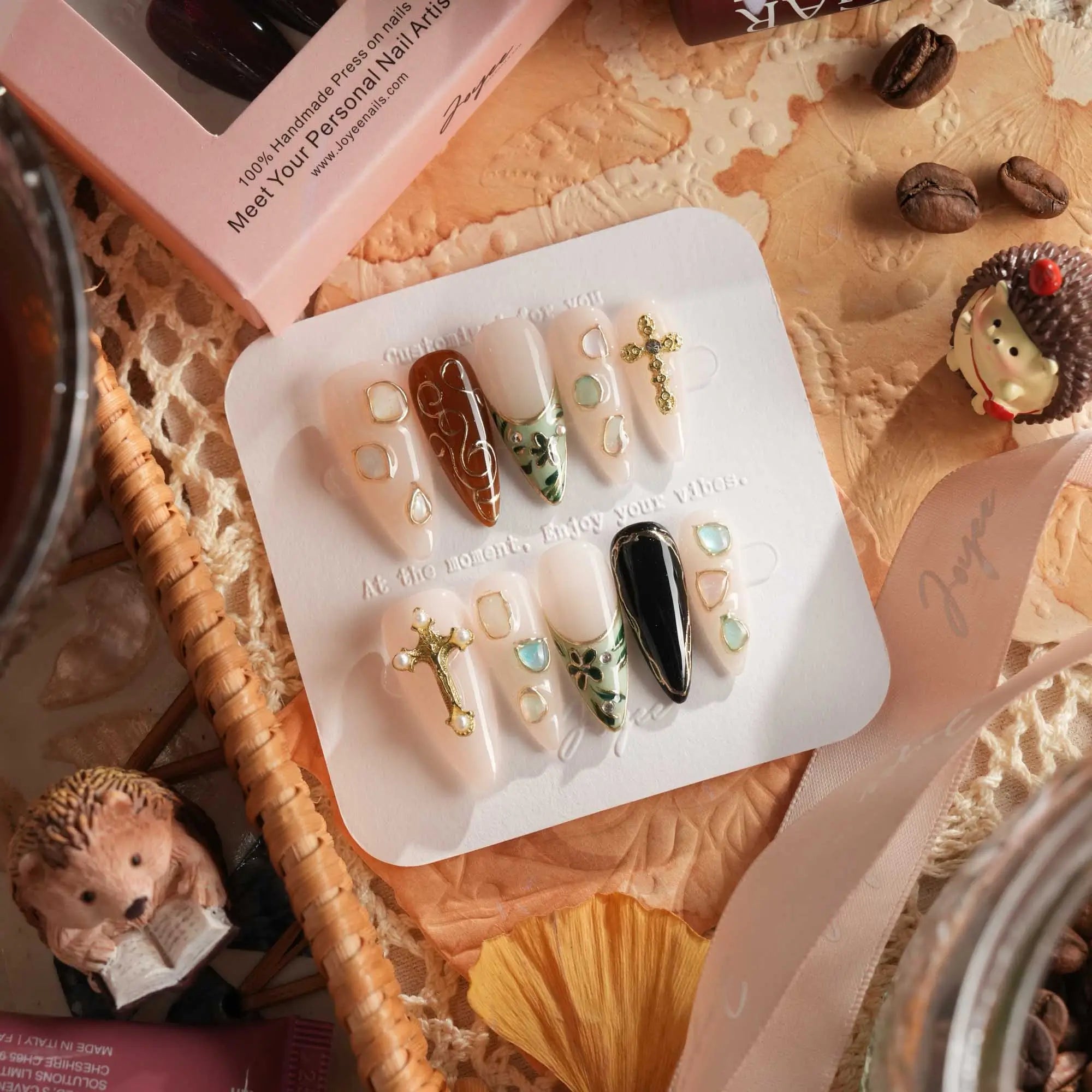 Vintage V — 3D Sculpted Press-On Nails | Joyee Nails – Joyeenails